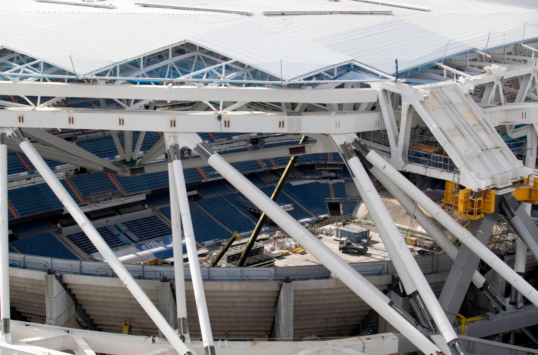 This is how the works of the Bernabéu roof are progressing ...