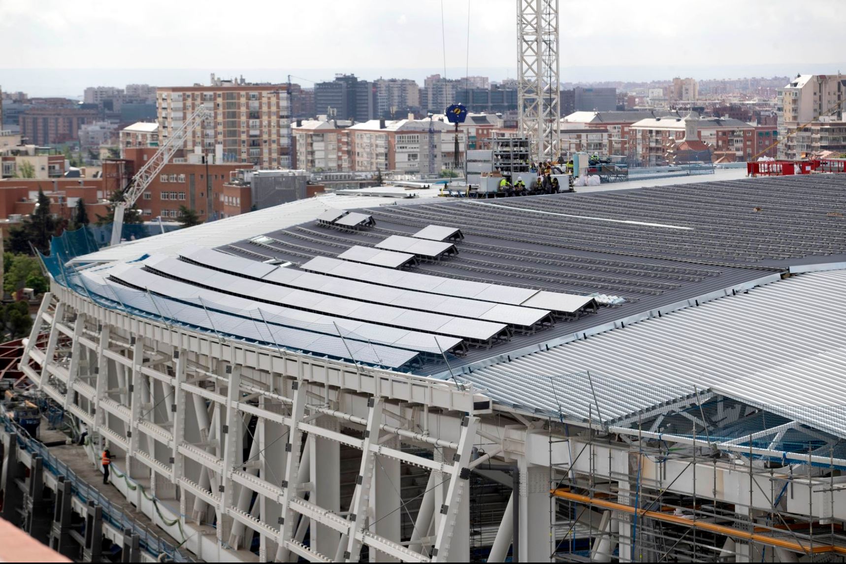 This is how the works of the Bernabéu roof are progressing ...